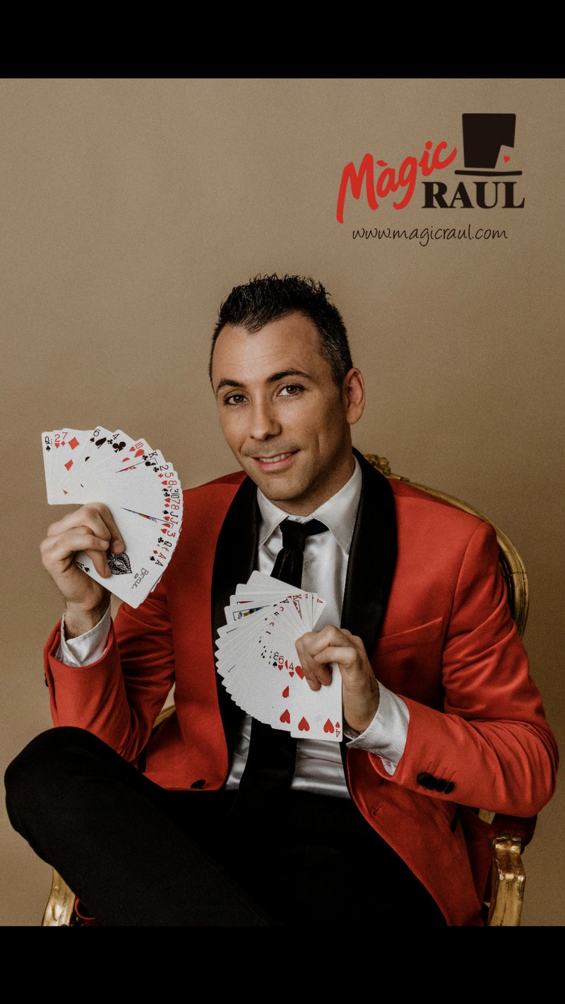 MAGIC RAUL, Magia y humor