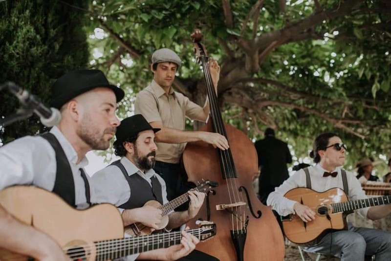 Le Pink Tzigane Gypsy Swing