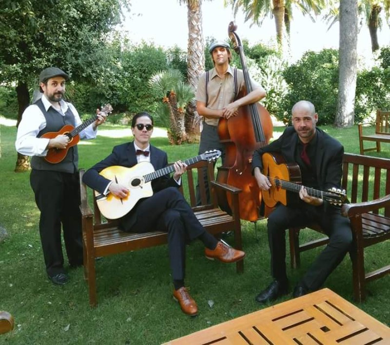 Le Pink Tzigane Gypsy Swing