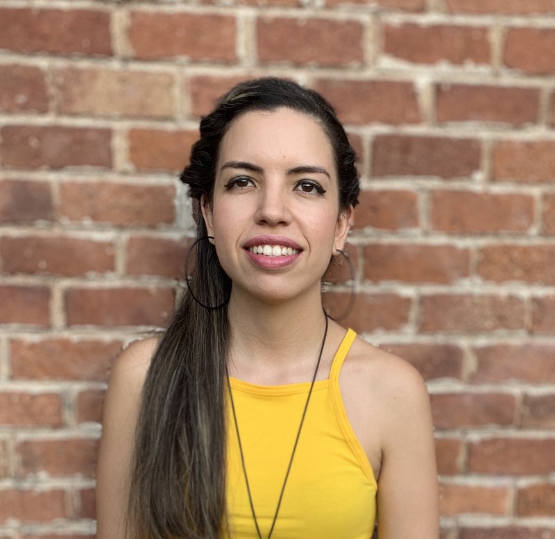 Victoria Yanez: Cantante y Pianista para eventos